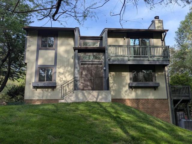 2200 Glencourse Lane