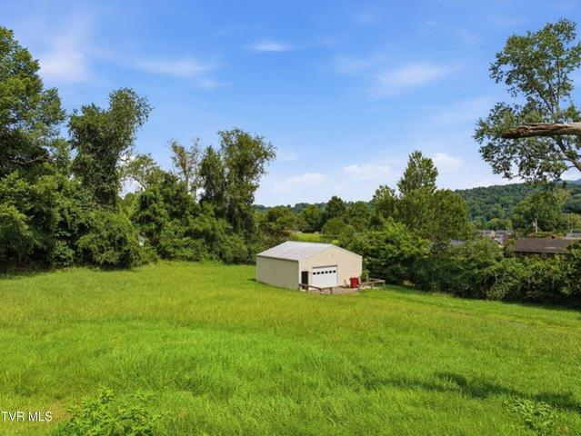 2200 Hicks Rd, Johnson City, TN 37604