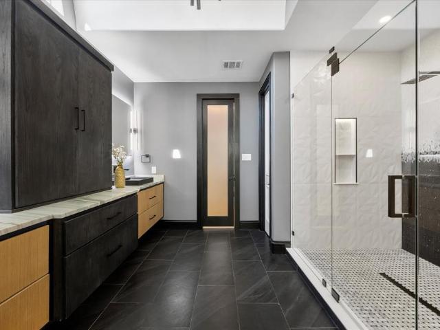 2200 Kings Pass