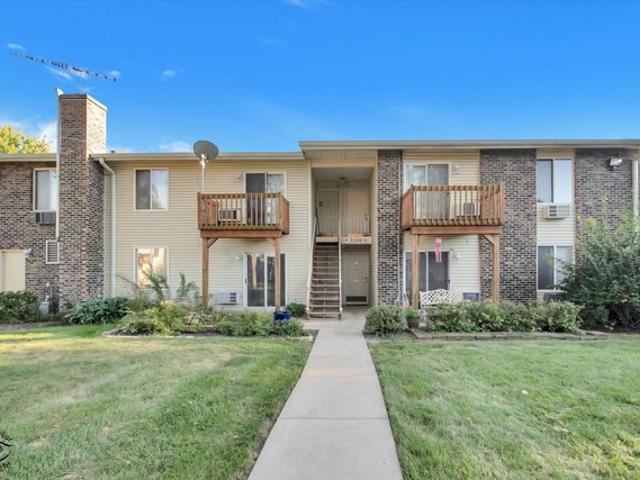 2200 Light Rd Apt 212, Oswego, IL 60543