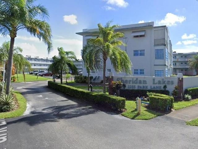 2200 Park Ln Apt 107, Hollywood, FL 33021
