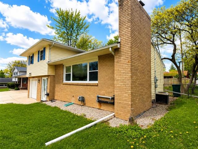 2200 Rossiter Place