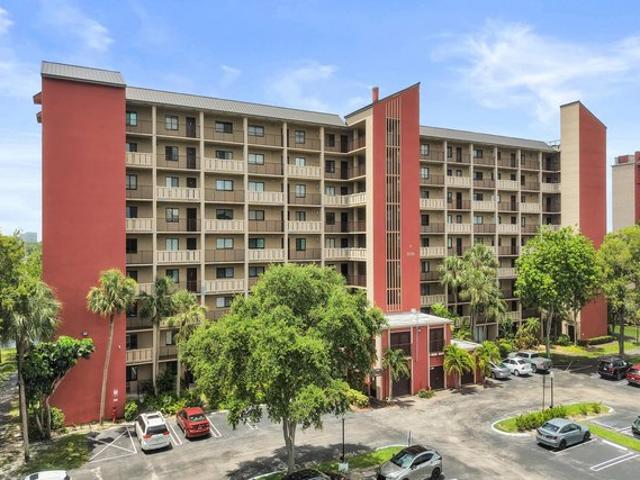 2200 S Cypress Bend Dr Apt 707, Pompano Beach, FL 33069