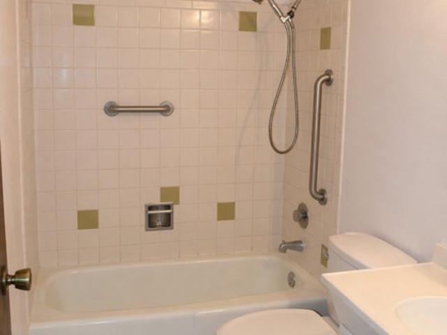 2200 S Stewart Ave, Unit 1C, Lombard, IL 60148 | MLS #12704