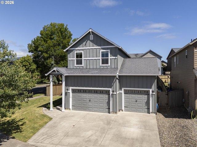2200 S White Salmon Dr, Ridgefield, WA 98642
