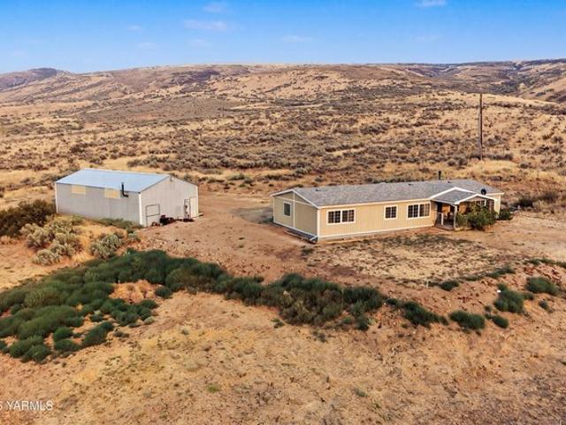 2200 Sage Trail Rd, Yakima, WA 98901