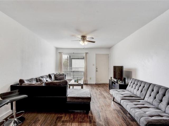 2200 San Gabriel St # 301