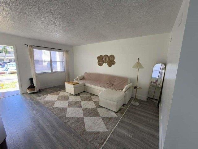 2200 Taylor St Apt 104, Hollywood, FL 33020