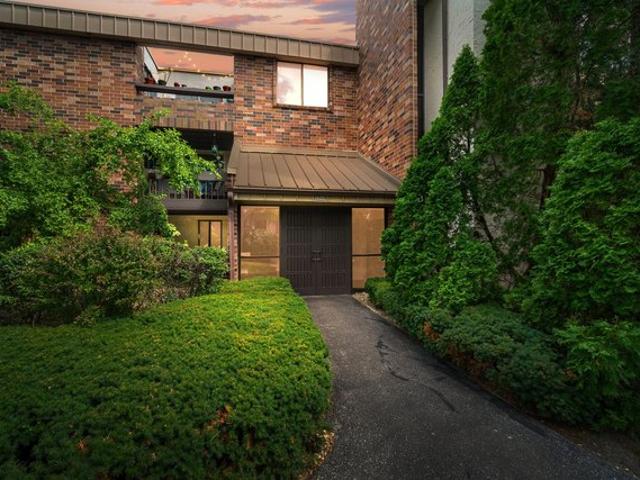 2200 W Good Hope Rd Unit 317, Glendale, WI 53209