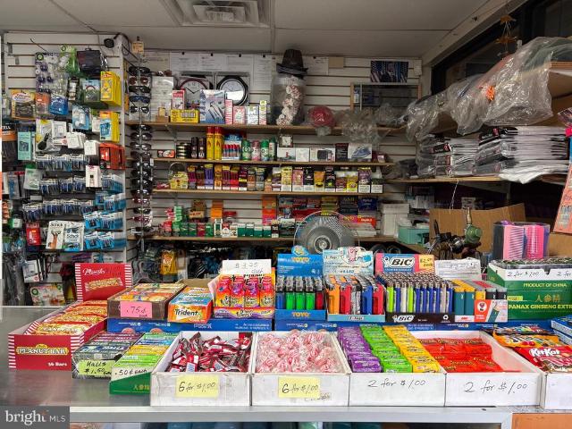 2200 W Erie Avenue