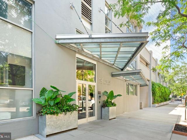 2200 28 Arch Street # 505