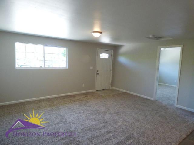 2200 5930 60th/T st 1 Bedroom Apartment for Rent at 2200 60th St, Sacramento, CA 95817 Elmhurst