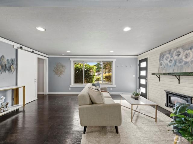 22014 5th Avenue W