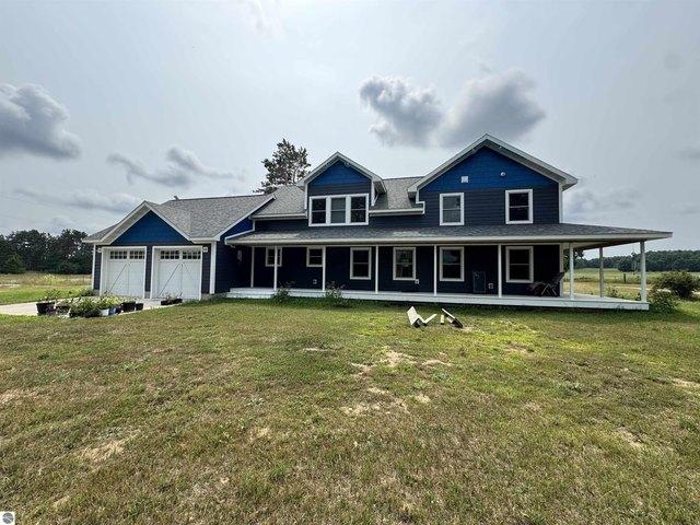 22015 Benton Rd, Mesick, MI 49668