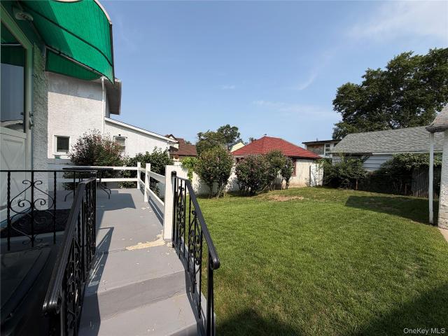 22015 st Avenue