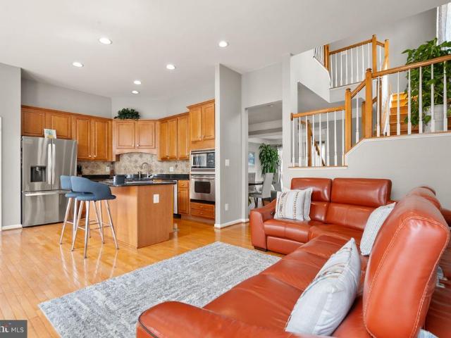 22016 Dilworth Square
