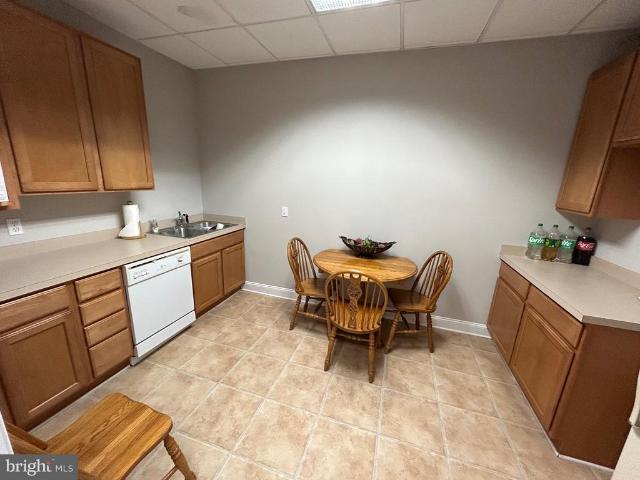 2201 Main St. 1G