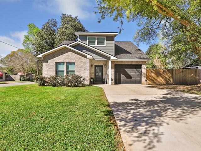 2201 Maple Ave, Liberty, TX 77575
