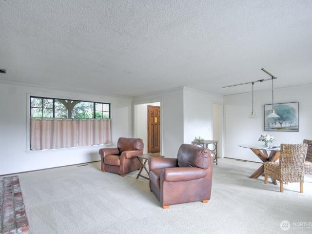 2201 Nut Tree Loop SE