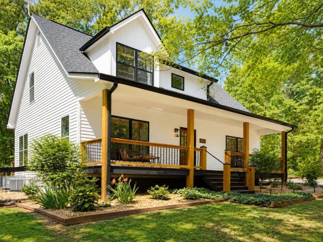 2201 Burford Rd