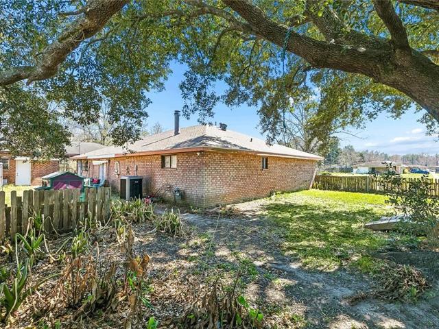 2201 Bobolink Drive