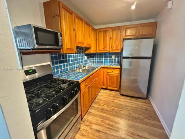 2201 Brickell Ave #61, Miami, FL 33129