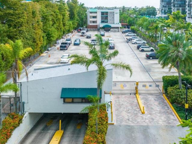 2201 Brickell Ave #33, Miami, FL 33129