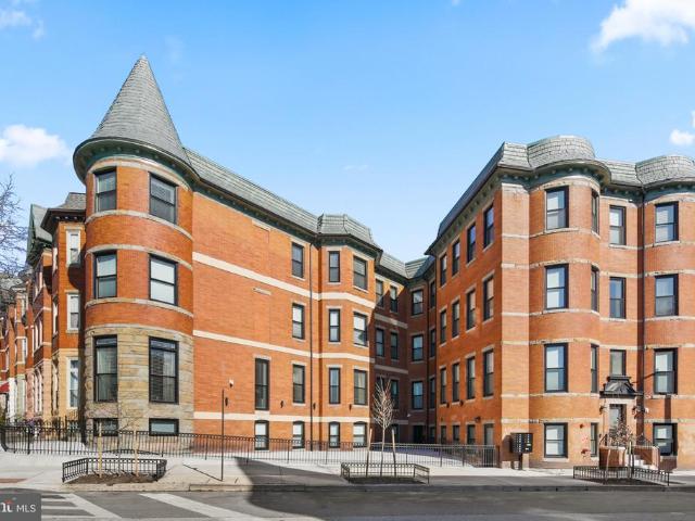 2201 Brookfield Avenue # 203