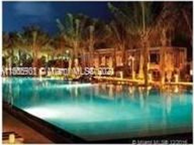 2201 Collins Ave #1011, Miami Beach, FL 33139
