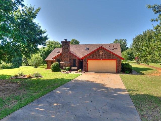 2201 Dena Dr, Guthrie, OK 73044