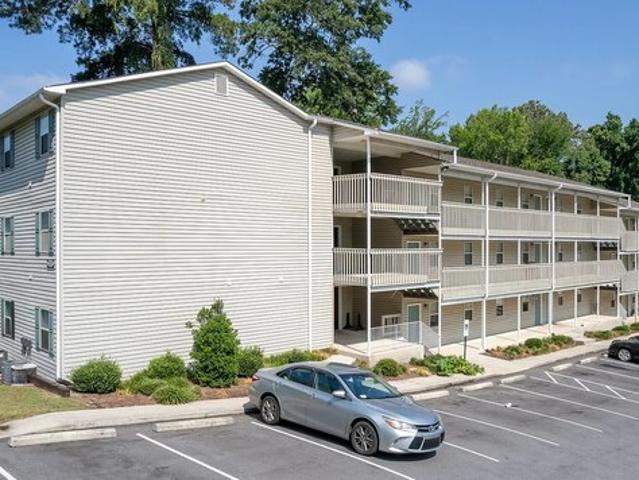 2201 E 10th St, Greenville, NC 27858