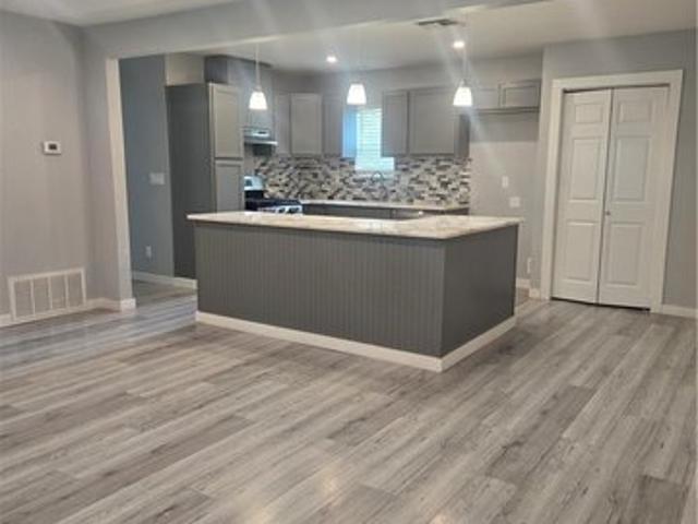 2201 E Colorado St, Victoria, TX 77901