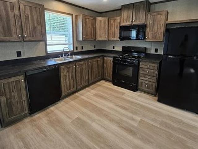 2201 E Macarthur Rd, Wichita, KS 67216