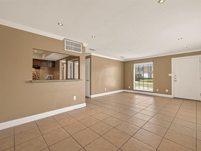 2201 Fountain View Drive 3