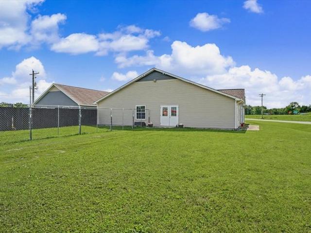2201 Kickapoo Dr, Danville, IL 61832