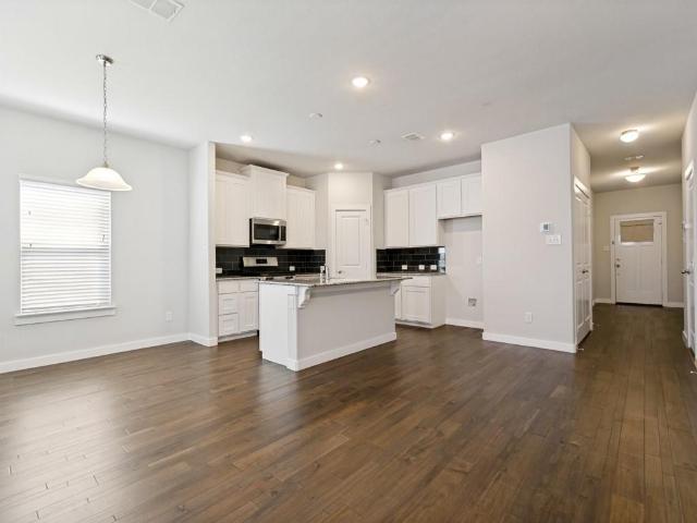 2201 Paxton Way