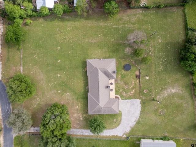 2201 Ridgley Dr, Flint, TX 75762
