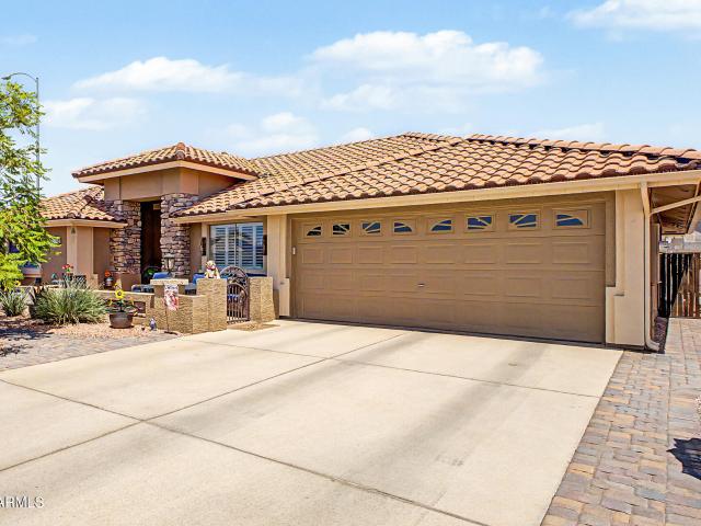 2201 s myrtlewood circle