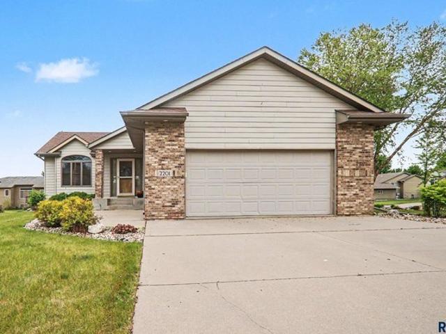 2201 S Stanford Ave, Sioux Falls, SD 57106