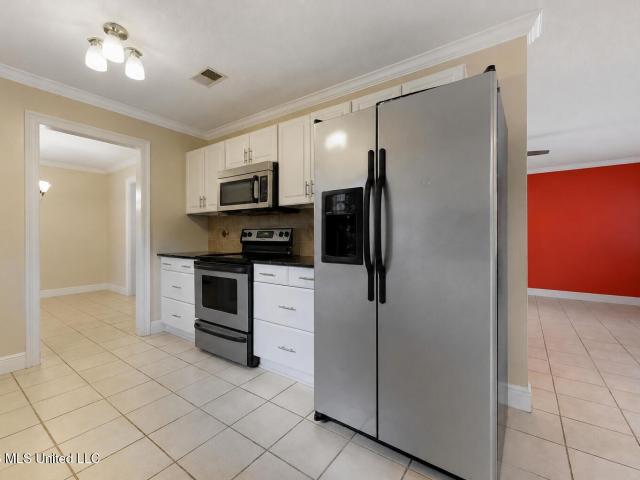 2201 Sandalwood Place