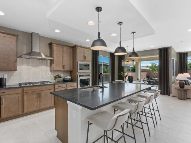 2201 Sandra Loop NE