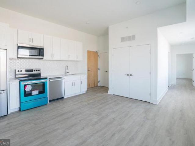 2201 Washington Ave #UNIT 401 Philadelphia, PA 19146