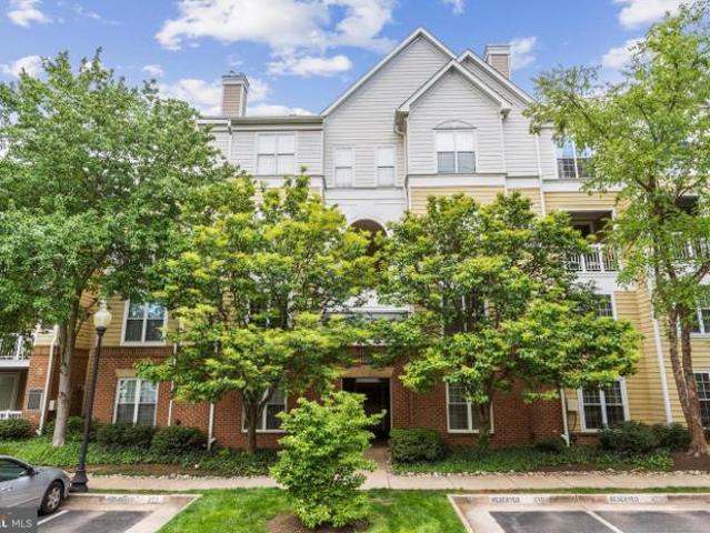 2201 Westcourt Ln #203, Herndon, VA 20170