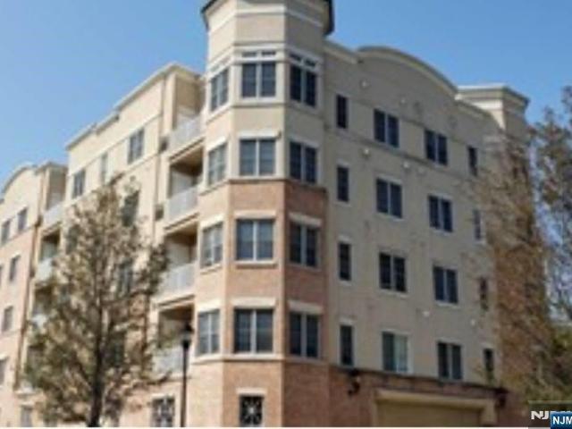2201 Windsor Park Court # 201