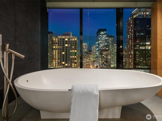 2201 3rd Ave, Unit 2601, Seattle, WA 98121 | MLS #2456