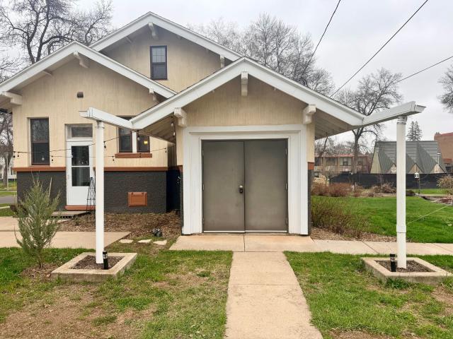 2201 5th Avenue E