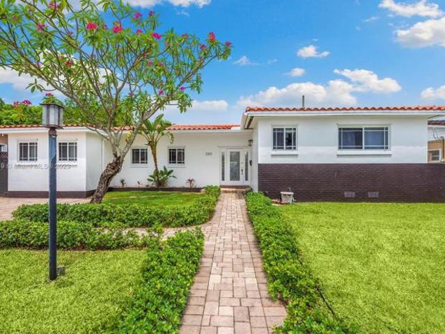 2201 84 Ave SW, Miami, FL 33155