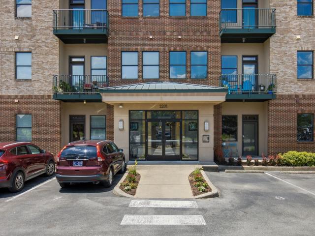 2201 8th Ave S # 101