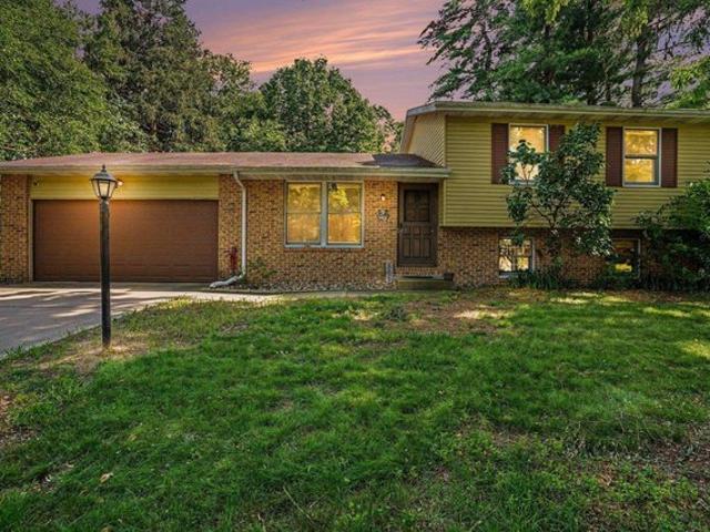22020 Hanover Dr, Bristol, IN 46507