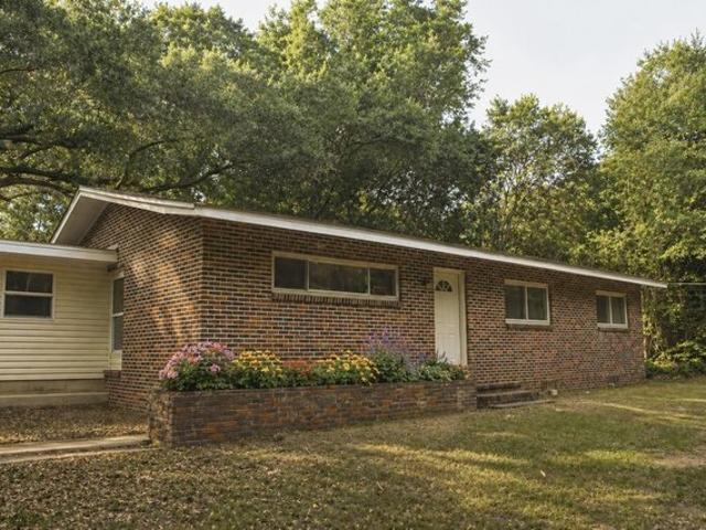 2202 Mission Rd, Tallahassee, FL 32304